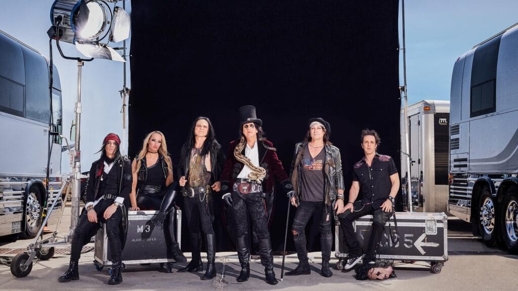 ALICE COOPER DEBUTS "DEAD DON'T DANCE" MUSIC VIDEO - Lots Of Muzik